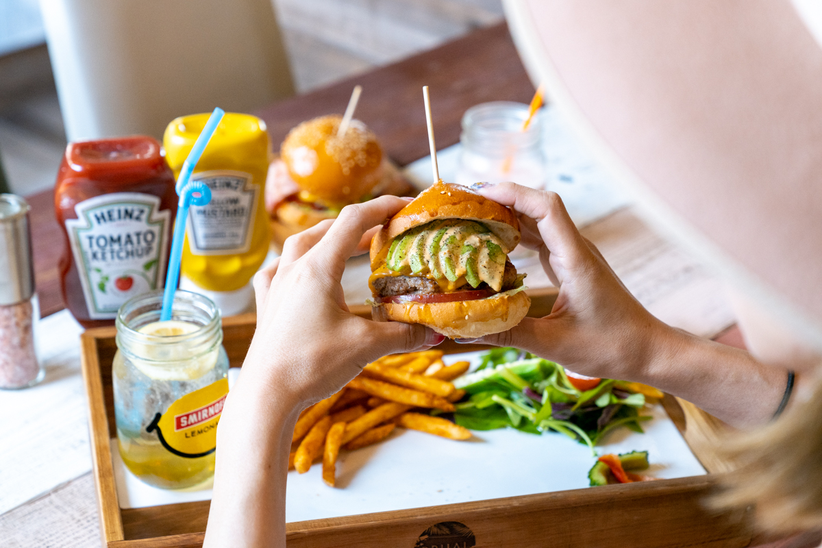 vol.71 インスタ映えするグルメバーガー屋さん パイナガマエリアにニューオープン「BRUAL hamburger&churrasco ブル ...